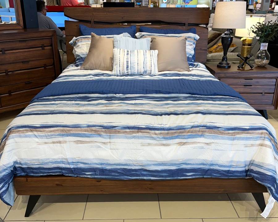 CARPENTRY - QUEEN BED , RUSTIC BROWN